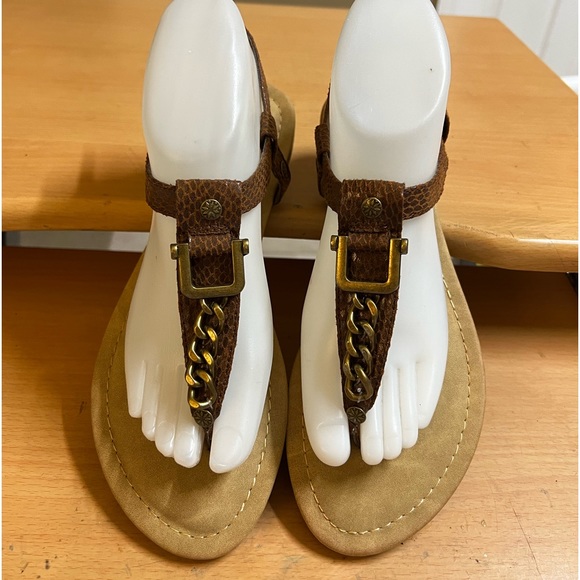 Andiamo | Shoes | Andiamo Brown Croc T Strap Sandals 85 New | Poshmark